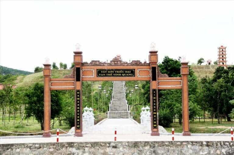 Travel Tay Son altar to heaven - VIETNAM DESTINATIONS